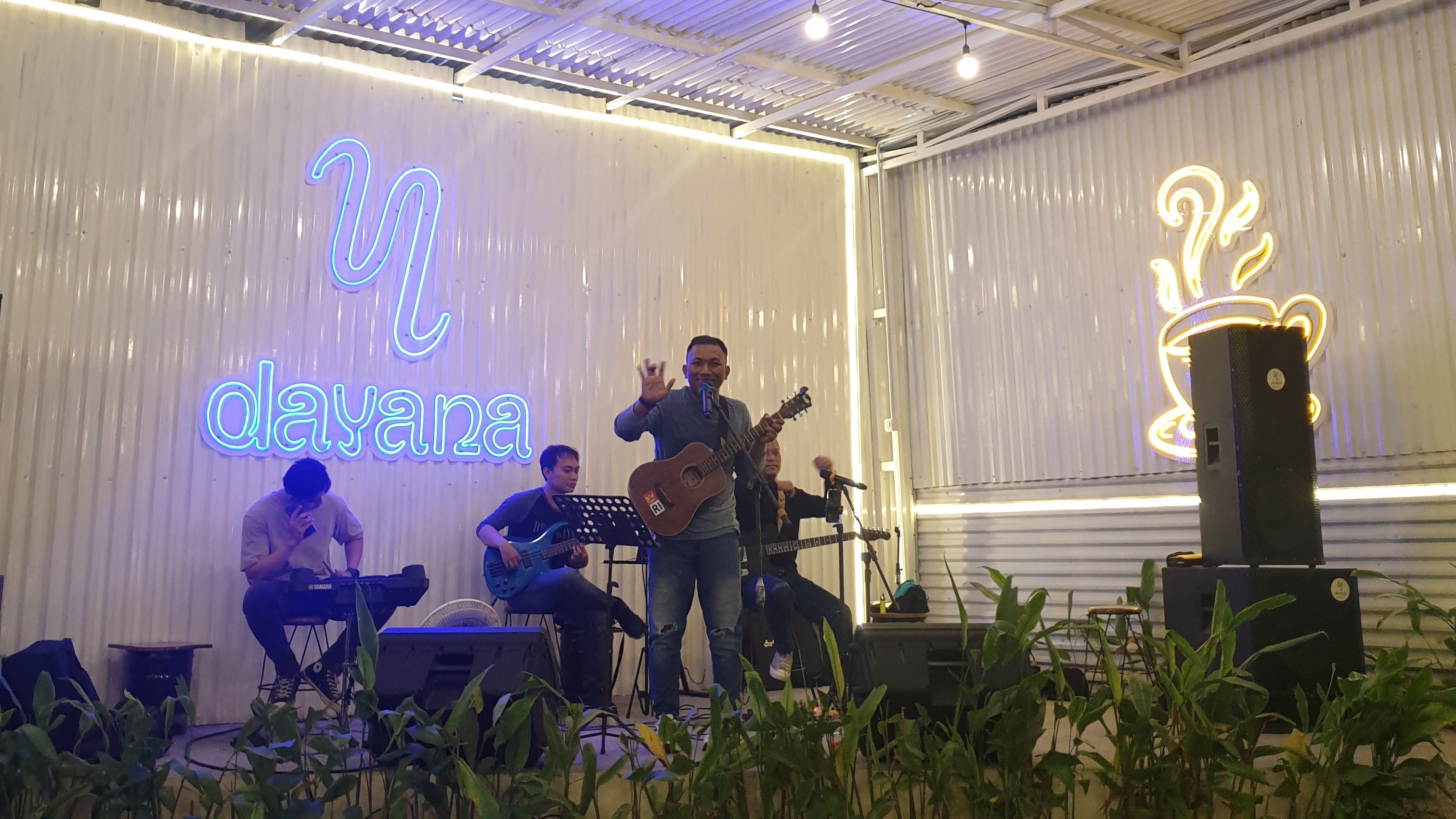 DAYANA COFFEE & EATERY